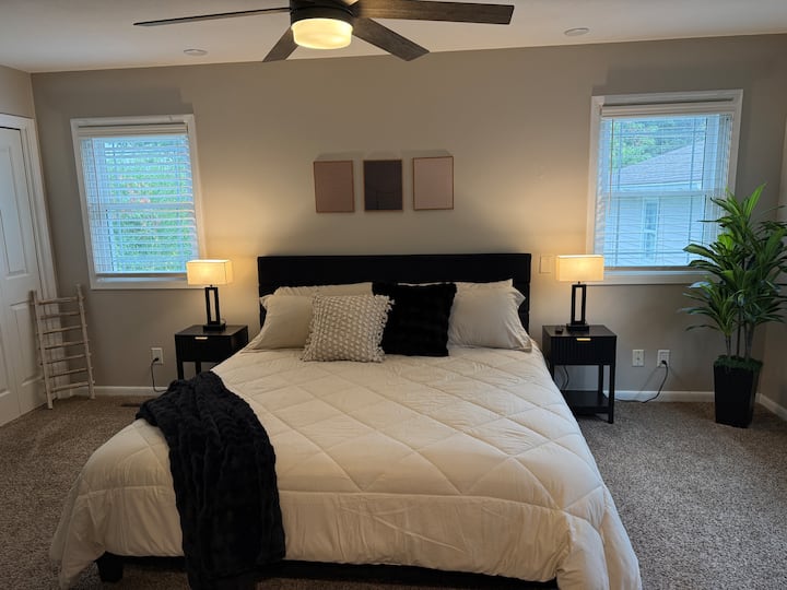 Cozy Retreat In The Heart Of Ankeny - Ankeny, IA