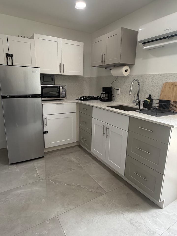 Stylish Sunrise Studio | Private & Parking - Sunrise, FL