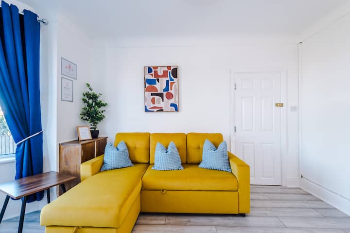 Sleeps 7 | Chester | Games Room - Chester, UK