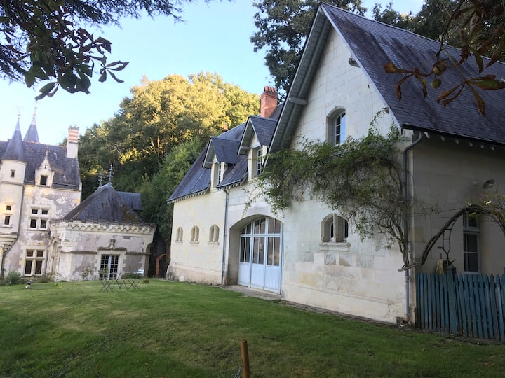 Joli 2 Pièces - Dépendance Du Château - Vue Loire - Gennes