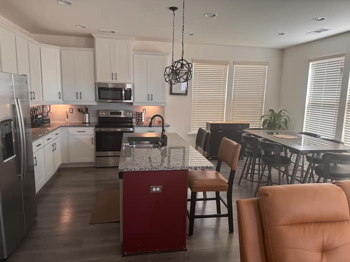 Serenity’s Palace - Union City, GA