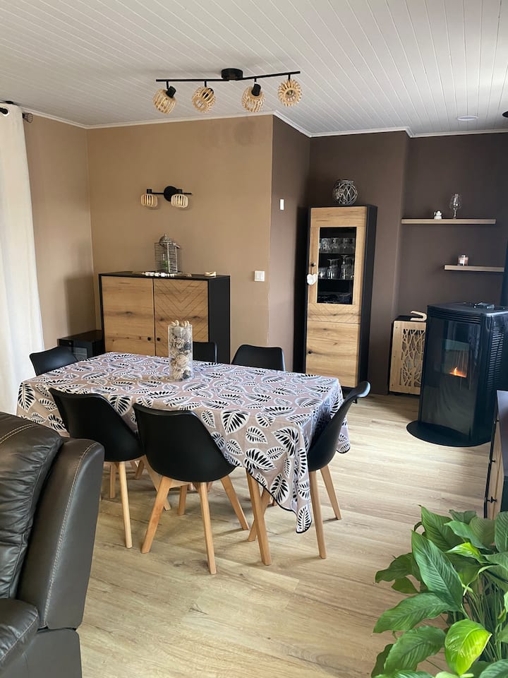 Une Maison, 1er éTage, Rdc Inoccupé. - Langogne