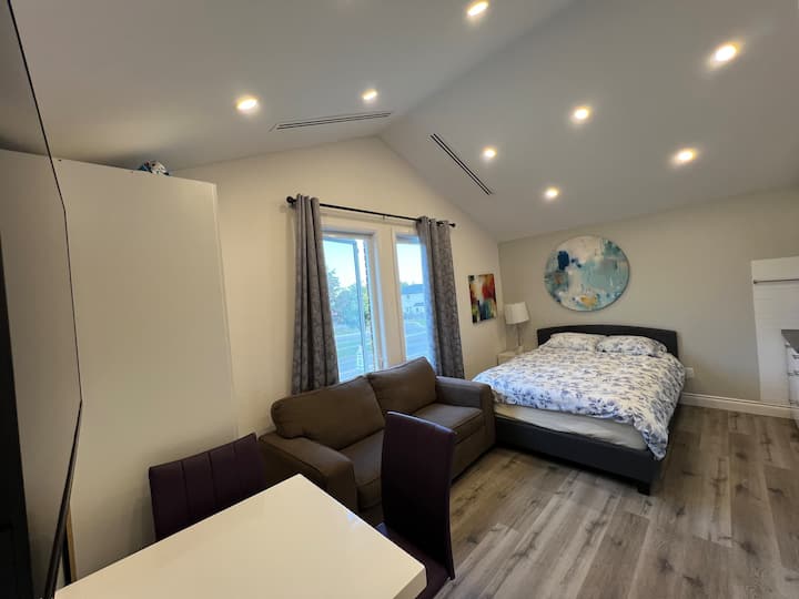 A-frame Suite On York Hill - Vaughan
