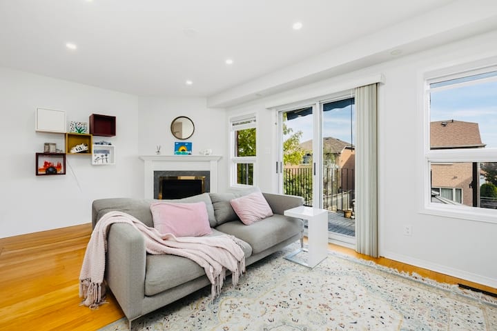 Bright 3br Home In Richmond Hill · Family Stay - Richmond Hill
