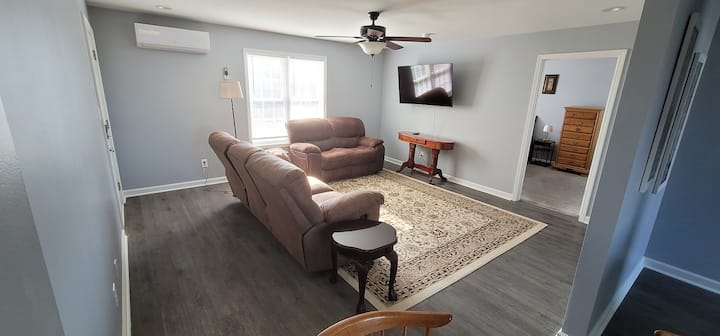 Apt 4 - Furnished 2 Bdrm 2nd Floor Apartment - Lake Morris, KY