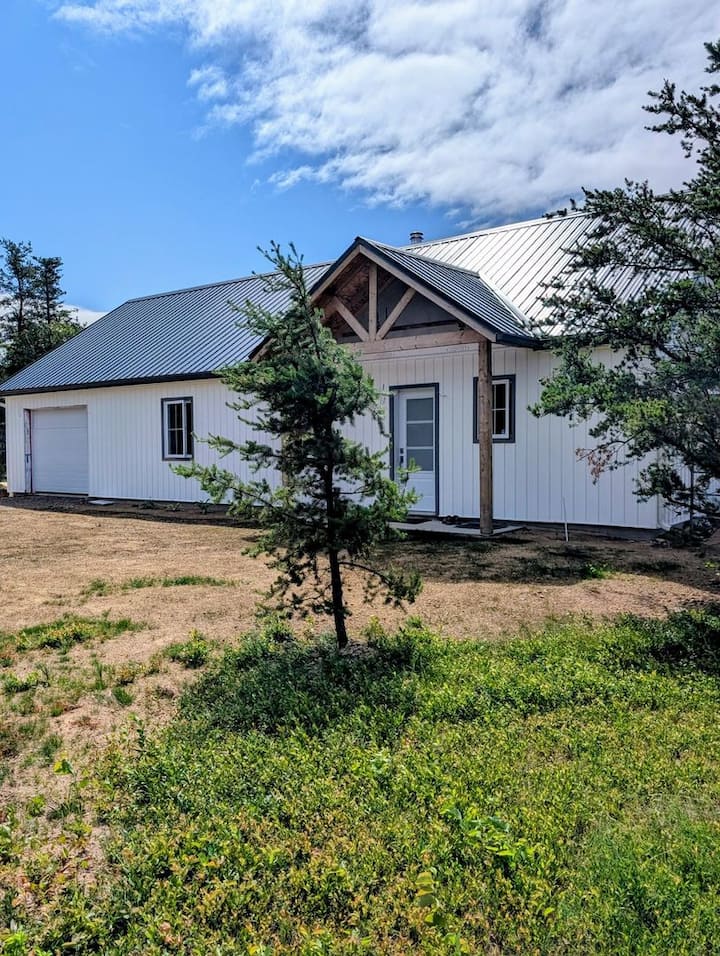 Entre Pins Et Mer - Caraquet