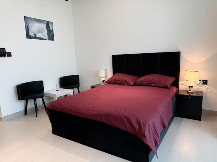 Peaceful Studio Getaway In Jvc - Dubai