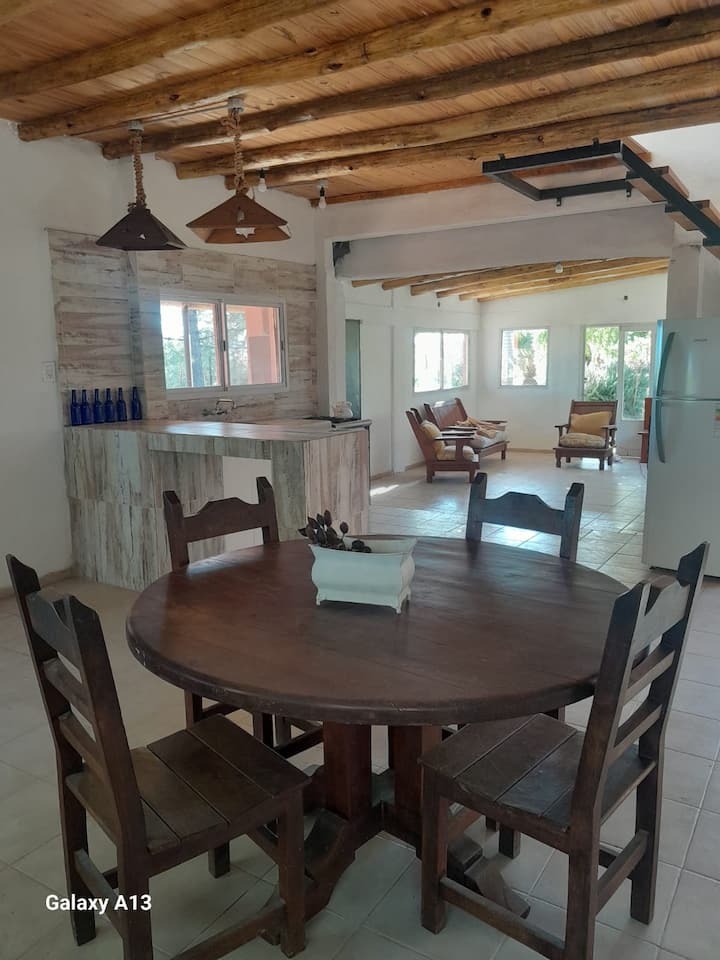 Comodidad Y Buena Predisposición, Con Buen Espacio - General Alvear