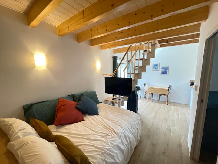 Kervel Et Lokorn - Parking, Wifi, Tv, Central - Cast