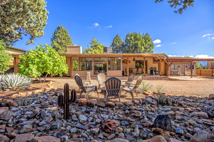 Remodeled Sedona Gem • Views • Jacuzzi • Sleeps 7 - Sedona, AZ