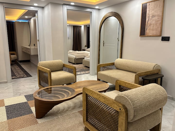 Midyat’ta Otoparklı Ve Modern Tasarımlı Taş Konak - Mardin