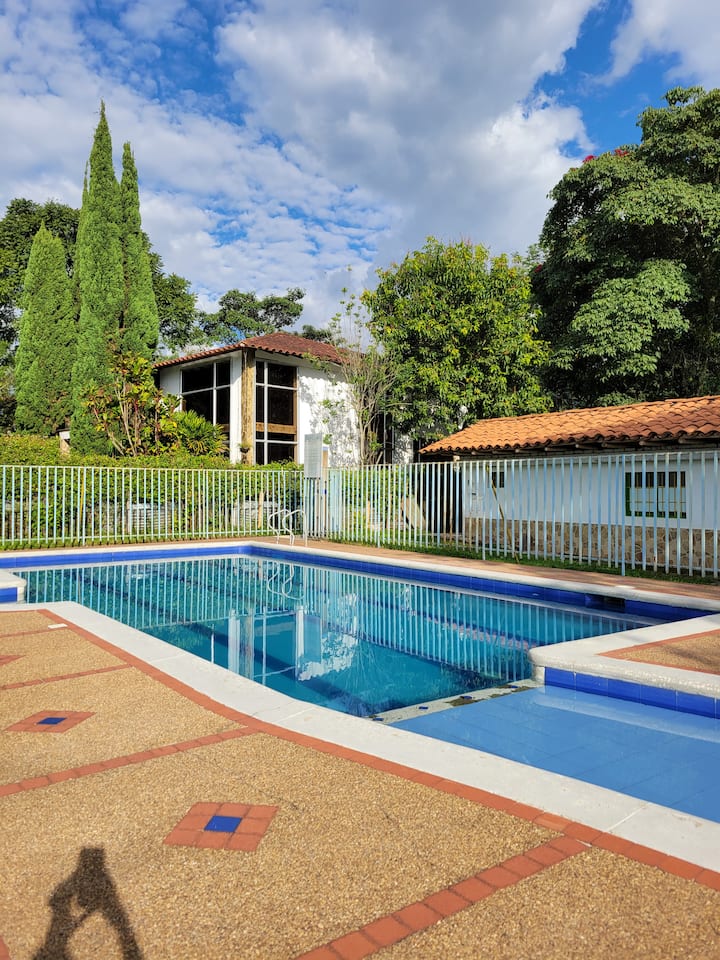 Acogedora Cabaña Con Piscina En Calarcá Quindío - Calarcá