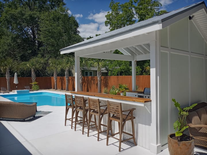 The Lazy Palm Retreat - Mount Pleasant, SC