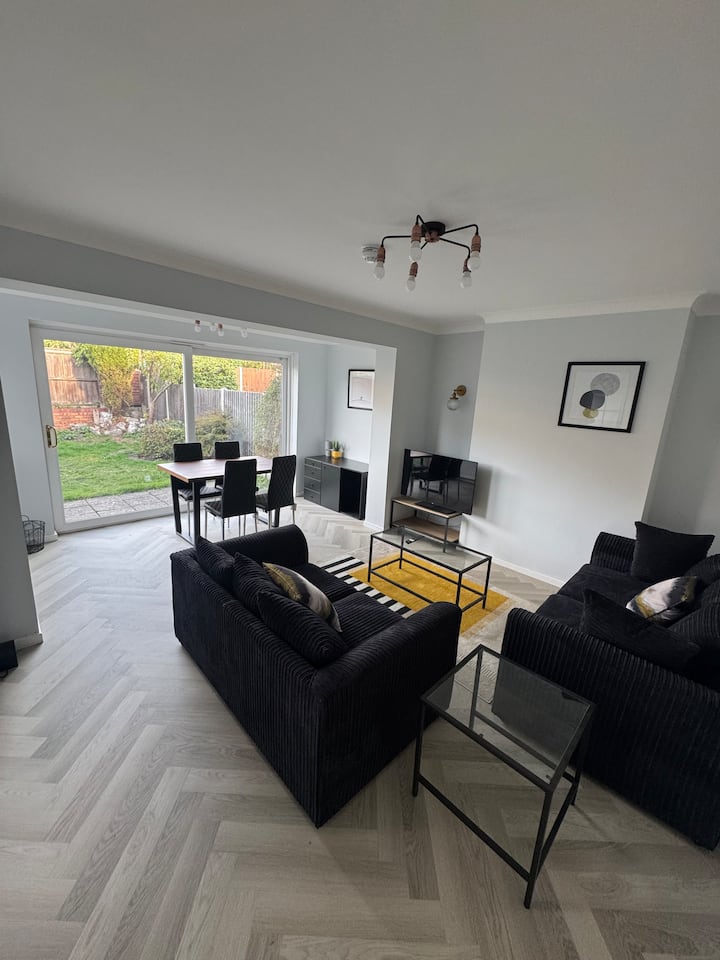 Modern 3-bed Home In Sutton Coldfield - Sutton Coldfield