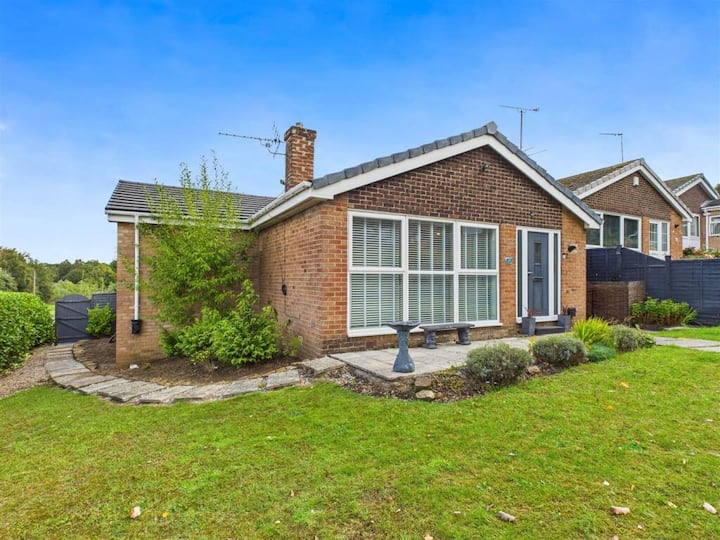 Detached 3br Bungalow | 15 Mins To Peak District - Chesterfield