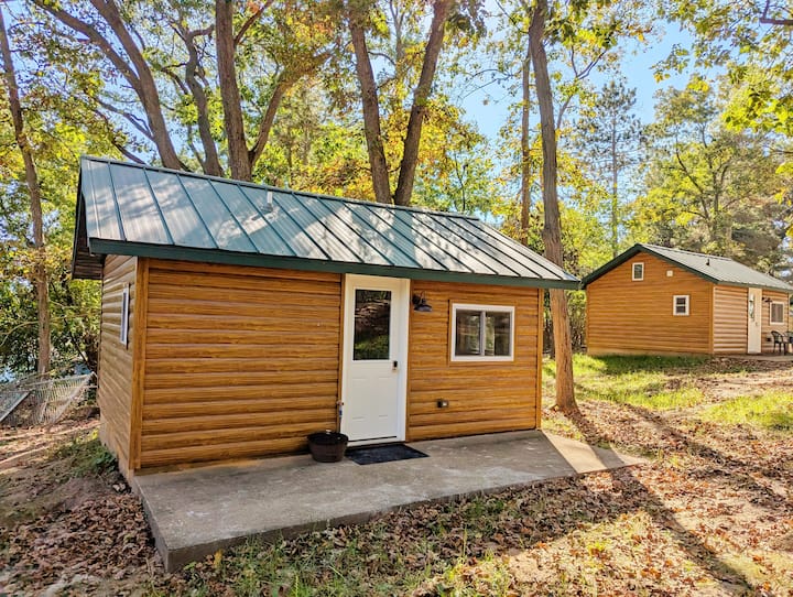 Fireside Cabins | Cozy Bunk Cabin W/rock Fire Ring - Baraboo, WI