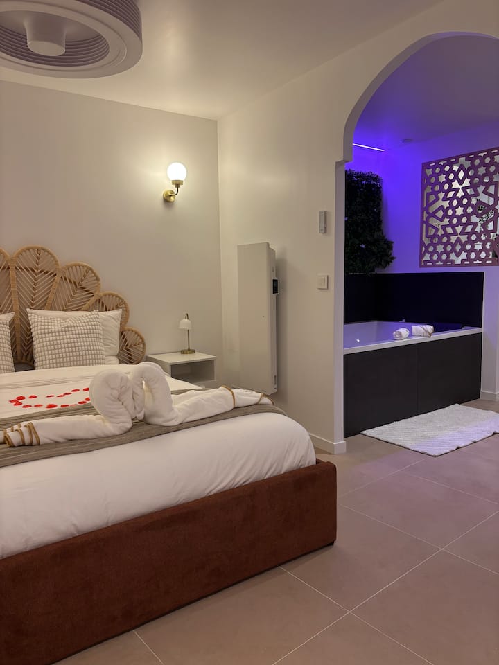 Suite Orientale Avec Baignoire Balnéo - Cagnes-sur-Mer