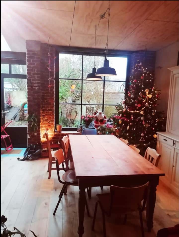 Chaleureuse Maison D'artiste - Ixelles