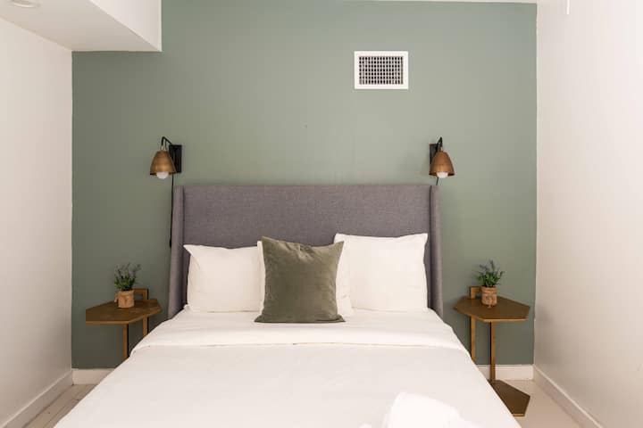 Perfect Stay With Kitchen & Free Parking - Miami, FL