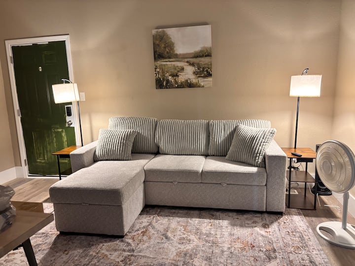 Cosmo Flat - Huntsville, MO