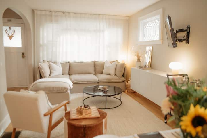 New *3br Home| Bbq | Fire Pit I Parking I Backyard - Belleville, Canada