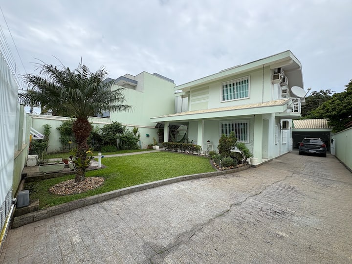 Casa Ampla Próxima A Praia E Beto Carrero - Penha