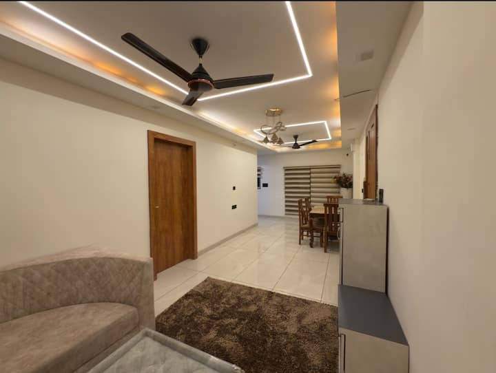 Eclectic Escape–stylish 1bhk Getaway For Travelers - Indore
