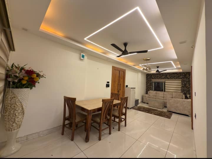 Eclectic Escape: Stylish 1bhk Getaway - Indore