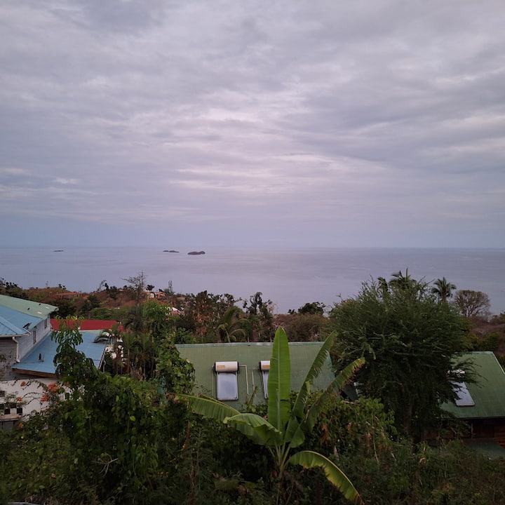 Jolie Maison En Bois Avec Jardin Et Terrasse - Mayotte