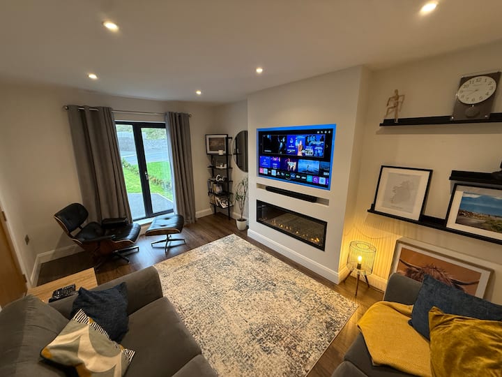 Stylish 2-bed Home, Fully Equipped, Close To Town - Omagh