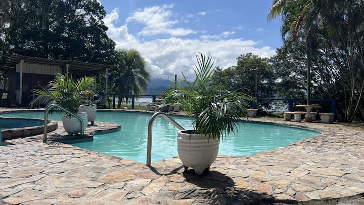 Cabaña Familiar En El Lago - Honduras