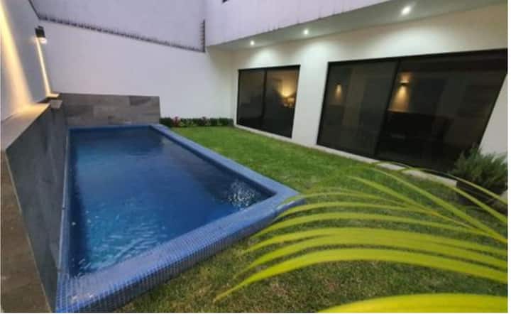 Amplia Casa Con Alberca Privada - Monterrey