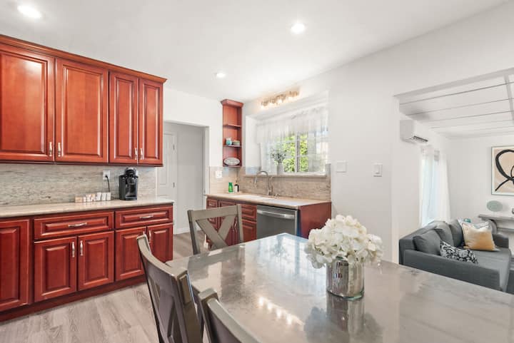 Cozy & Private Entire 2br House Near La Downtown - Montebello, CA