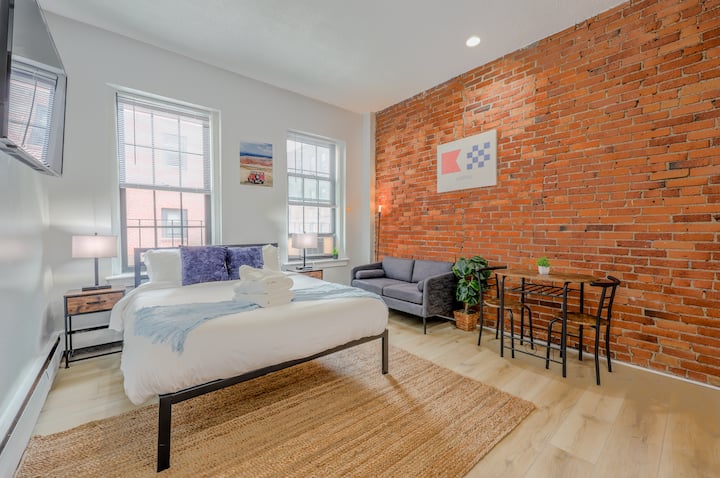 Artisan Studio With Exposed Brick - Boston, MA