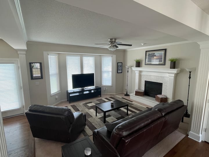 Great Location In Overland Park - Overland Park, KS