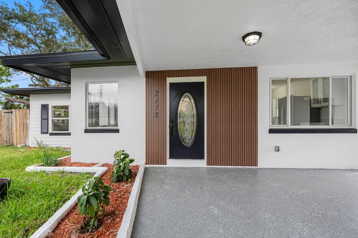 Relaxing Florida Home Near Clearwater Beach - Dunedin, FL