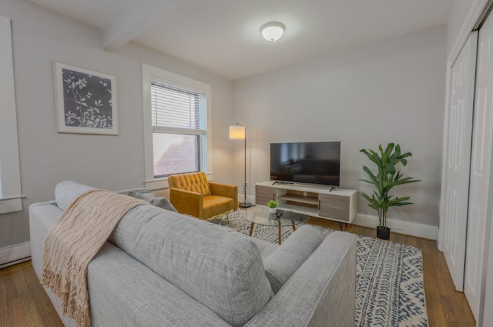 Bright 1 Bedroom | Downtown Boston - Boston, MA