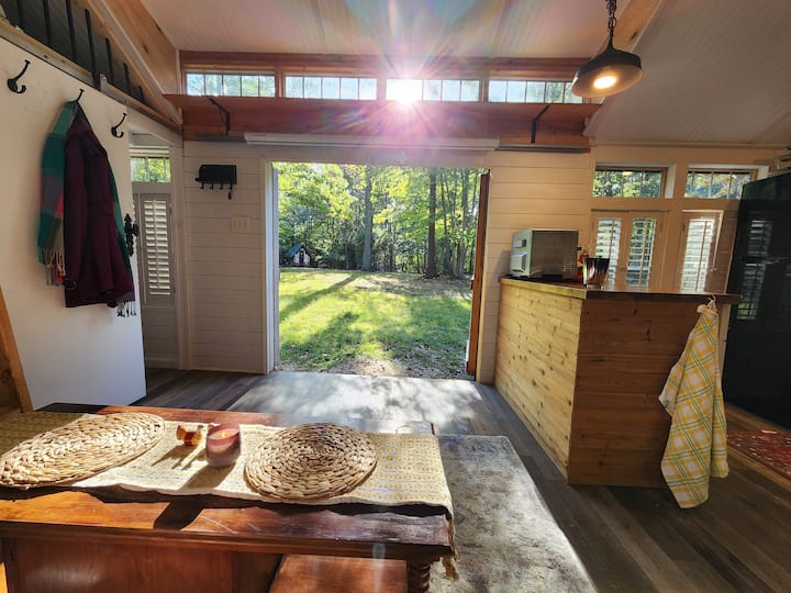 Tiny House In The Woods - Lusby, MD