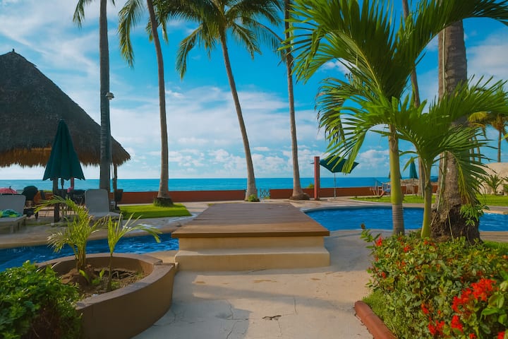 Beach Access Villa W/ Pool – Sleeps 12 - Sayulita