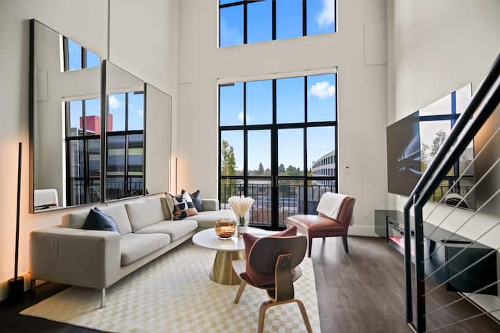 Luxury Santana Row Loft • Walk To Dining + Parking - San Jose, CA
