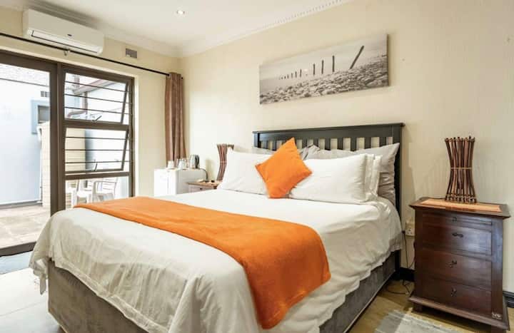 Aloes No. 21: Room 5 - Amanzimtoti
