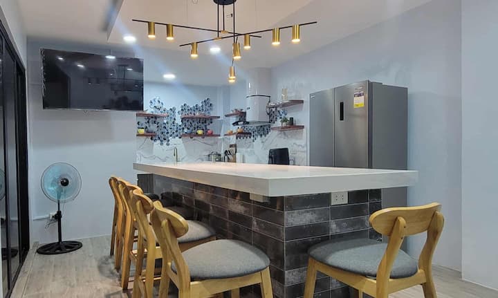 House Of Eden - La Union