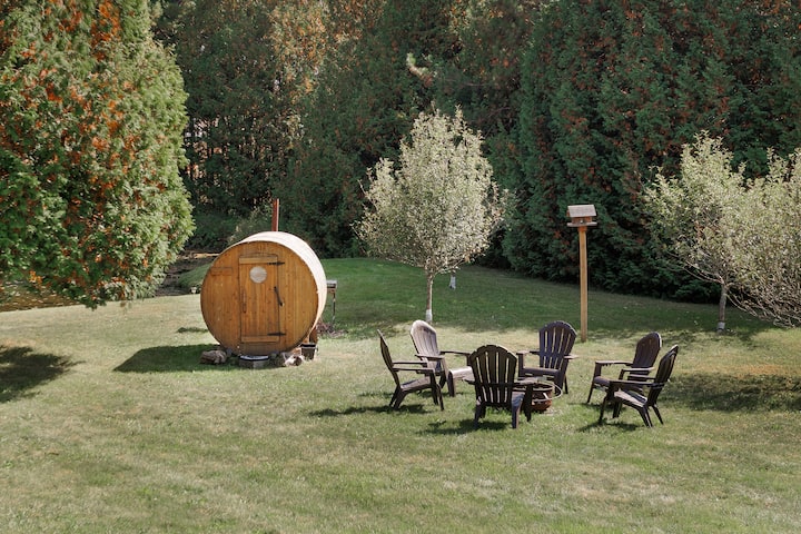 Acreage Oasis Retreat W/ Private Pond & Sauna - Port Hope