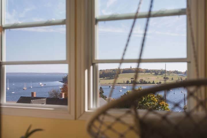 The Secret Garden - Lunenburg