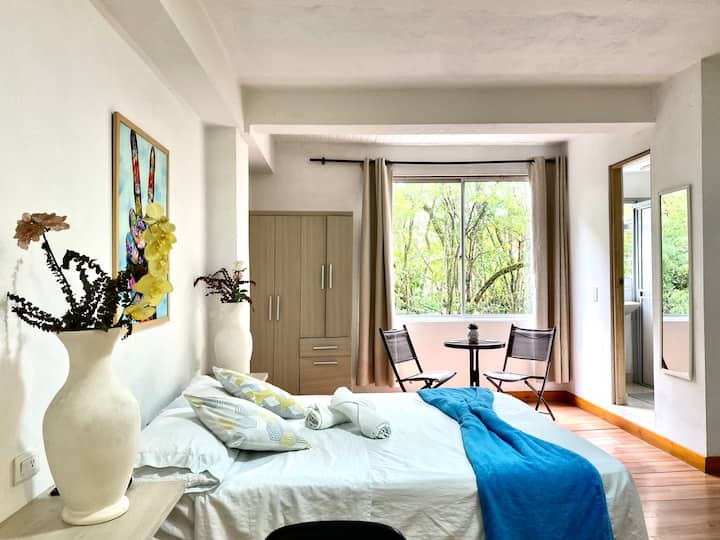 Hermoso & Cómodo Loft En Belén. - Medellín