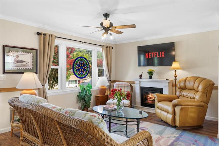 Refined 3br Family & Pet Retreat, Johnson City - Johnson City, TN