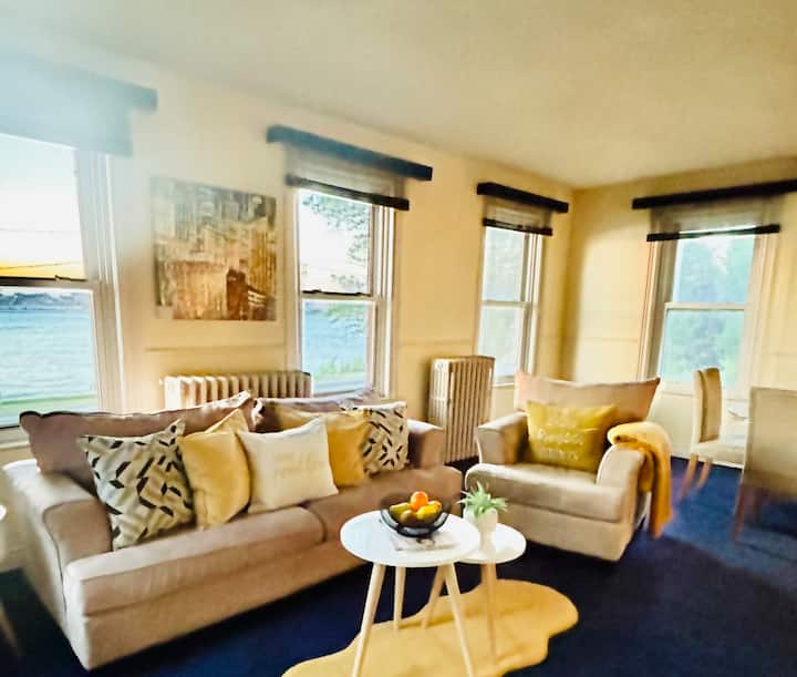 A Stunning View, Right On The Riverside. - Windsor