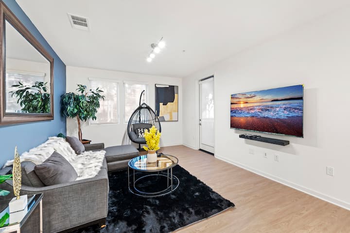 Resort 3 Beds Luxury By Spectrum Best Location - Santa Ana, CA
