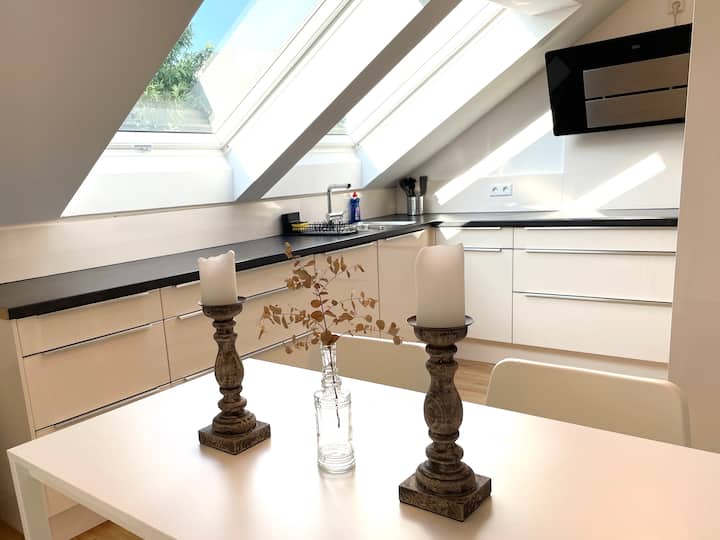 Hyra Living | 5 Single Beds | Kitchen | Wifi - Brackenheim