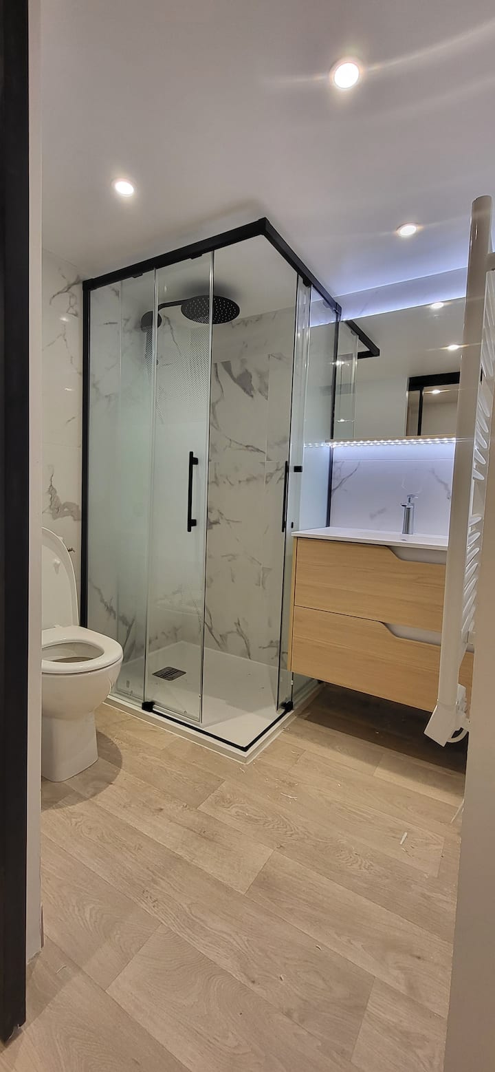 Appartement Individuel à 9 Mins De La Gare à Pied - Épône